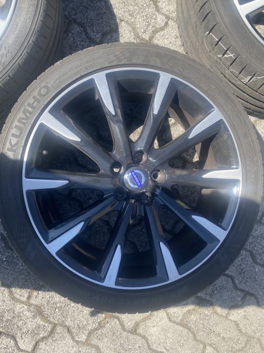 Original Volvo BOR Felge 8x19 ET55 + 2023 Kumho 235/40/19 ljetne gume