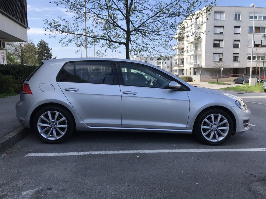 ORIGINAL VW GOLF VII Alu felge DIJON 17” rupe 5x112, 4 kom. sa gumama