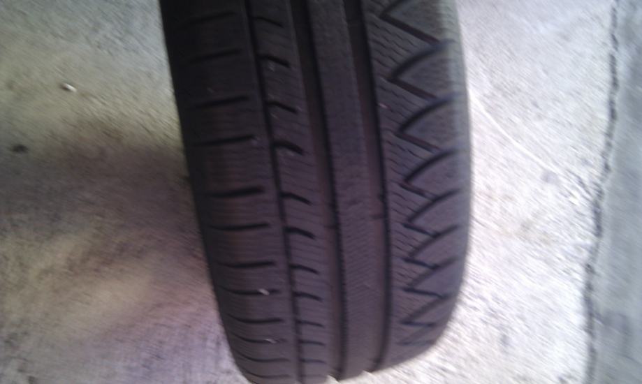 zimske gume 235/45/R17