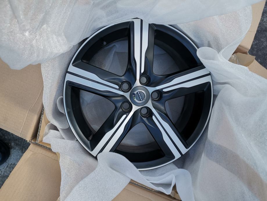 Volvo IXION III (R Design) 17x7