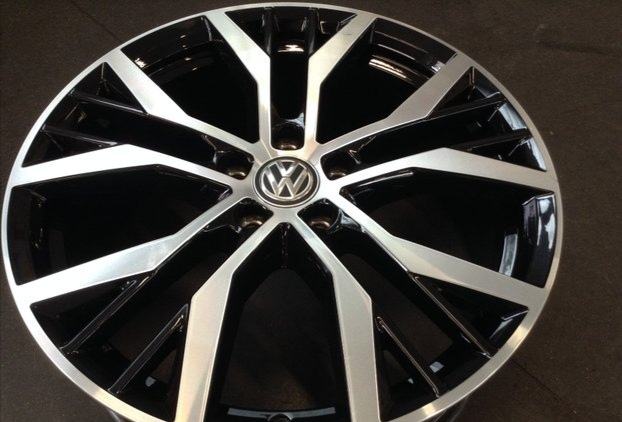 VW Golf 7 GTI/GTD/R line, model Santiago original alu 19