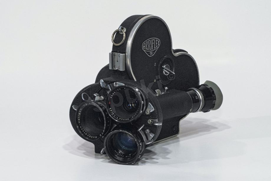 Filmska kamera Arriflex 16 s tri objektiva