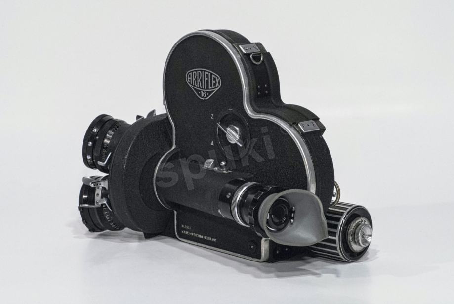 Filmska kamera Arriflex 16 s tri objektiva
