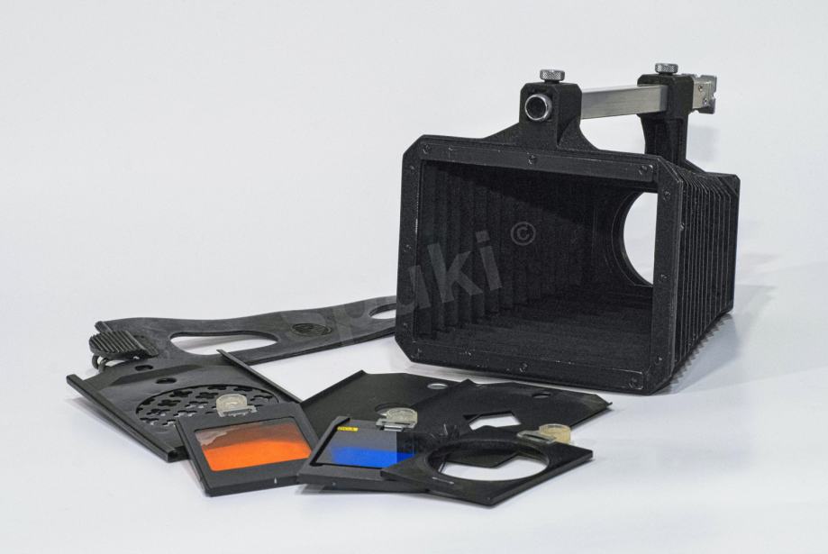 Filmska kamera Arriflex 16 s tri objektiva