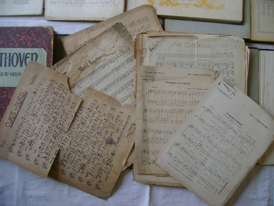 Stare note - komplet starih notnih knjiga za 100 kuna