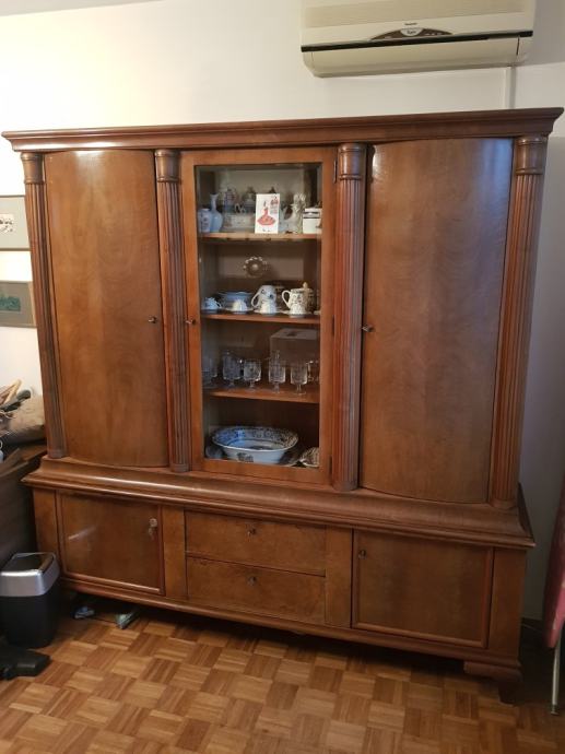 Antikni ormar/vitrina