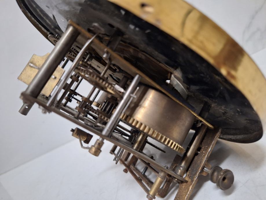 antique mehanizam zidnog sata