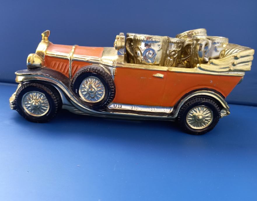 AUTO - STARA FLAŠA SA ČAŠICAMA ZA RAKIJU