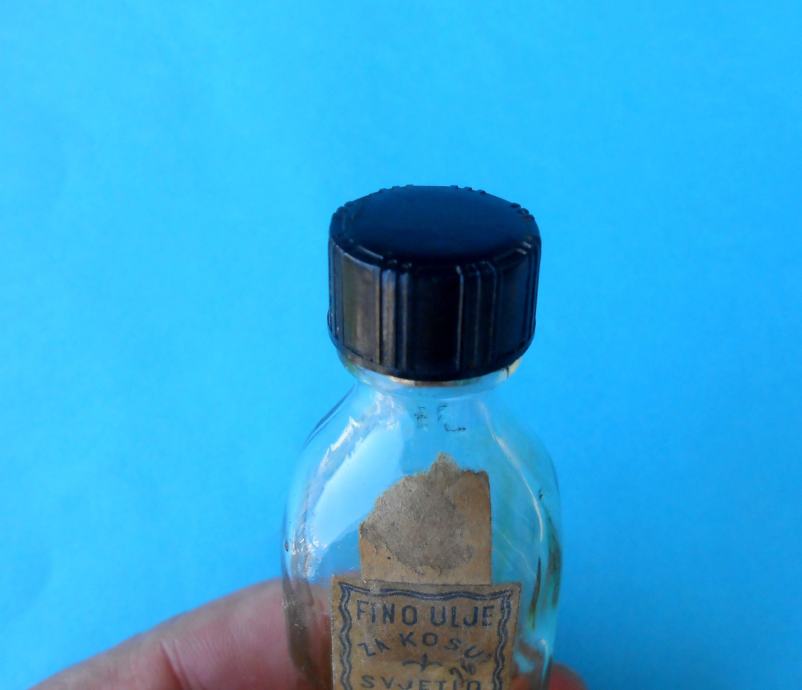 ČAR ZAGREB fino ulje za kosu * stara staklena bočica prije 2 svj. rata