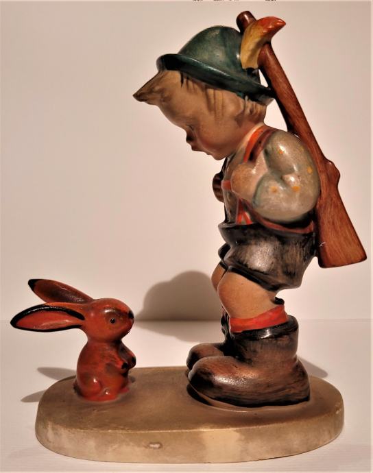 kolekcionarska figura - mali lovac i crveni zec