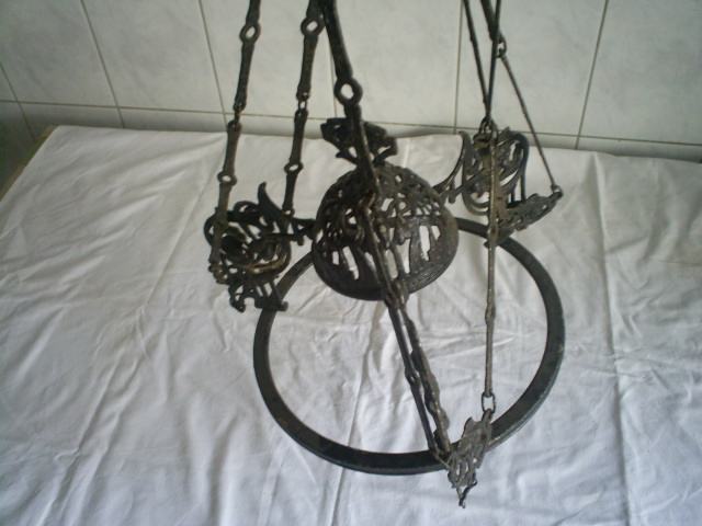 luster metalni od kovanih ornamenata