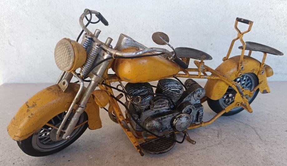 metalni model motora - chopper