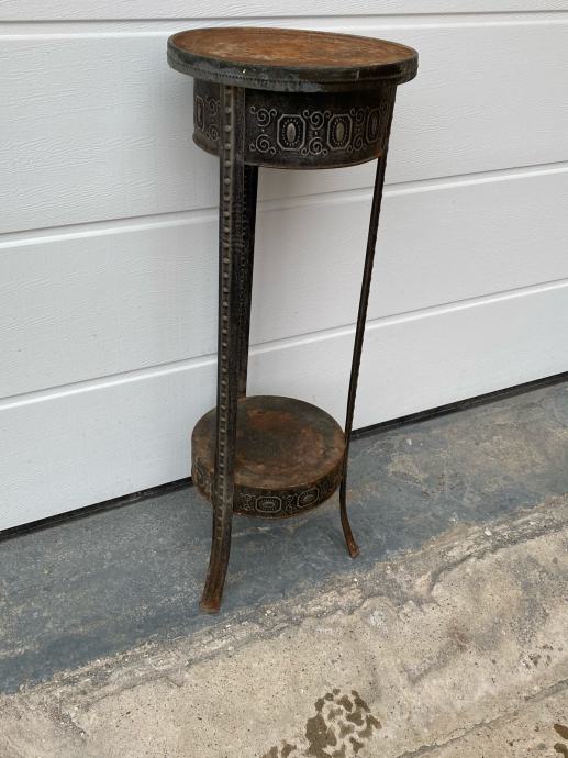 METALNI SECESIJSKI STUP