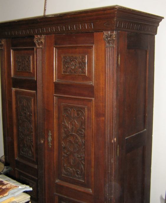 ormar Antikvitetni, rezbareni, puno drvo, sniženje 40%