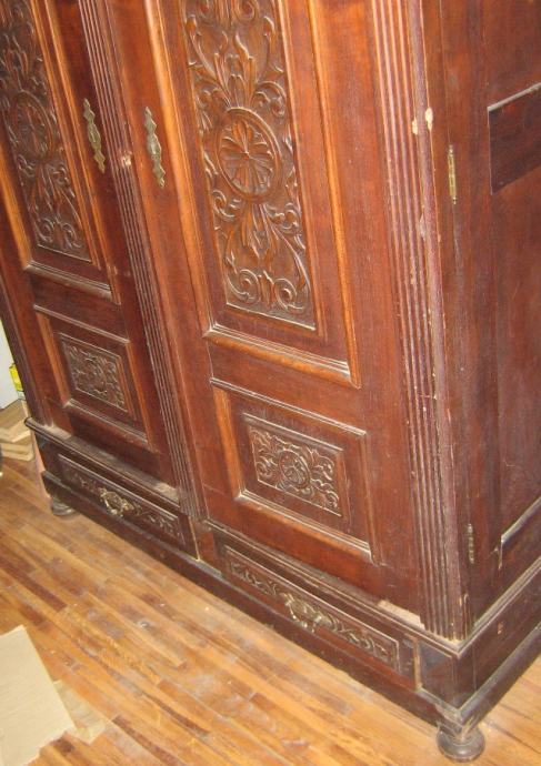 ormar Antikvitetni, rezbareni, puno drvo, sniženje 40%