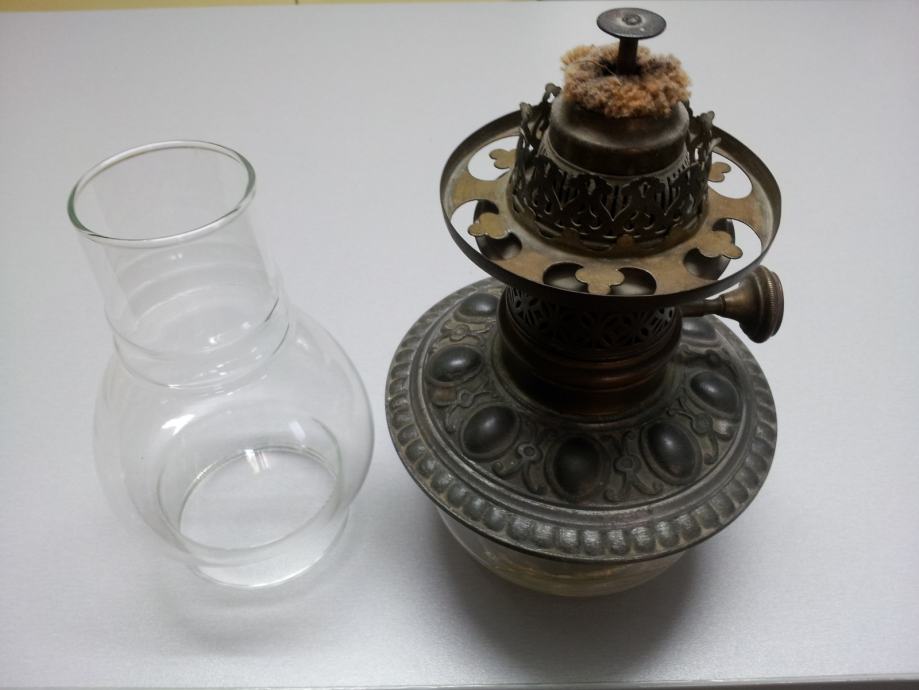 Petrolejska lampa-petrolejka