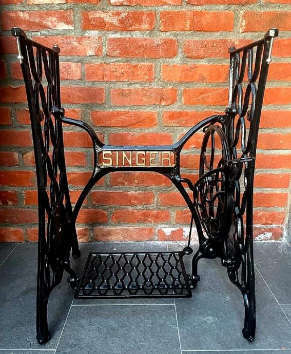 Singer šivaća mašina postolje