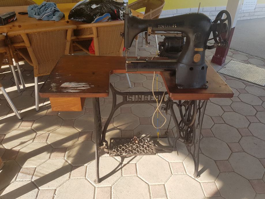 Singerica, mašina za šivanje (Idealna za kožu) **ISPRAVNA**