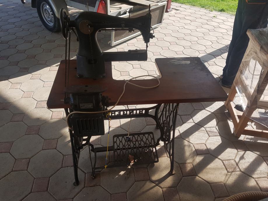 Singerica, mašina za šivanje (Idealna za kožu) **ISPRAVNA**