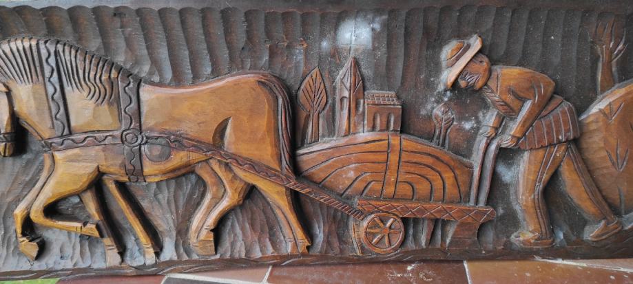 Slika rezbareno drvo