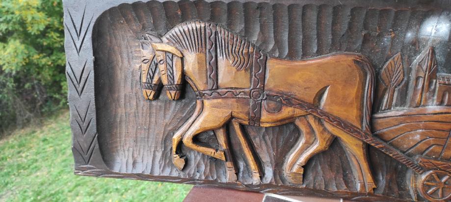 Slika rezbareno drvo