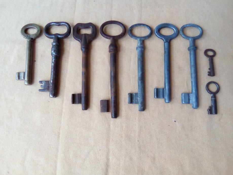 Stari ključevi lot 4. 9 kom.