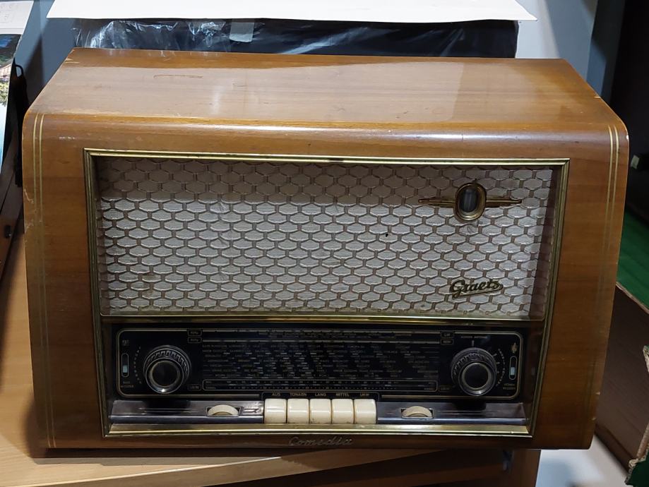 Stari radio Graetz Comedia UKV 1956., Zagreb, Trešnjevka