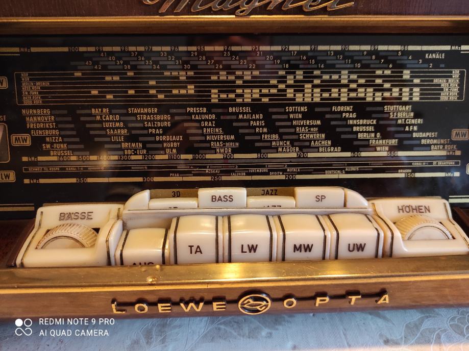Stari radio LOEWE OPTA MAGNET 1735W, UKW, 1956. g. potpuno ispravan