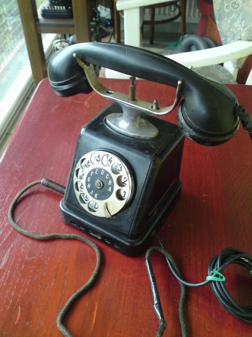 STARI TELEFON 2