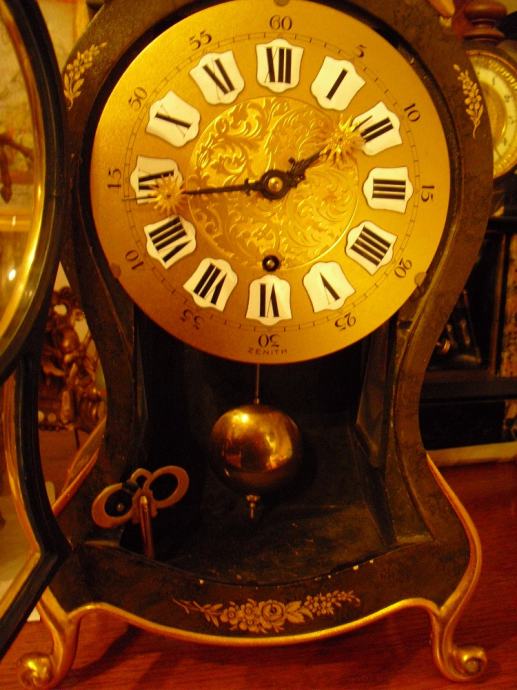 Stari komodni sat-ZENITH--