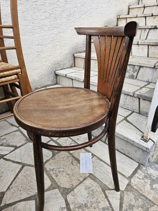Starinske drvene stolice