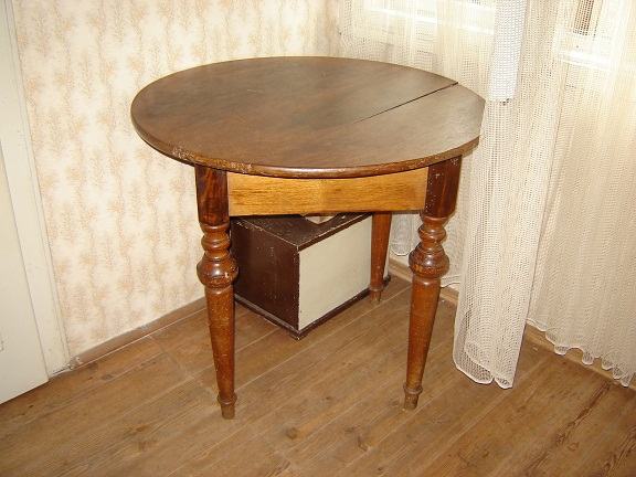 Stol i dvije stolice Secesija