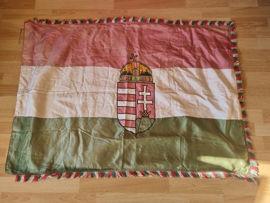 Ugarska-Mađarska stara zastava.