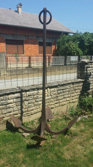 Veliko staro sidro za ukras