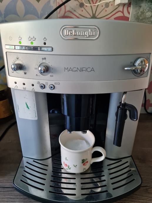 Aparat za kavu DeLonghi Magnifica ESAM 3200 S