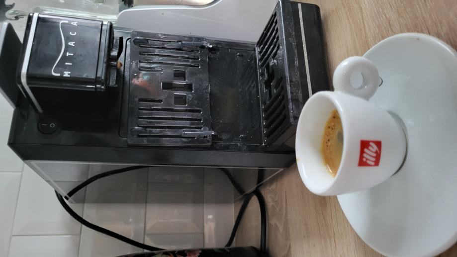 Mitaca caffe aparat, gratis paket kave illy
