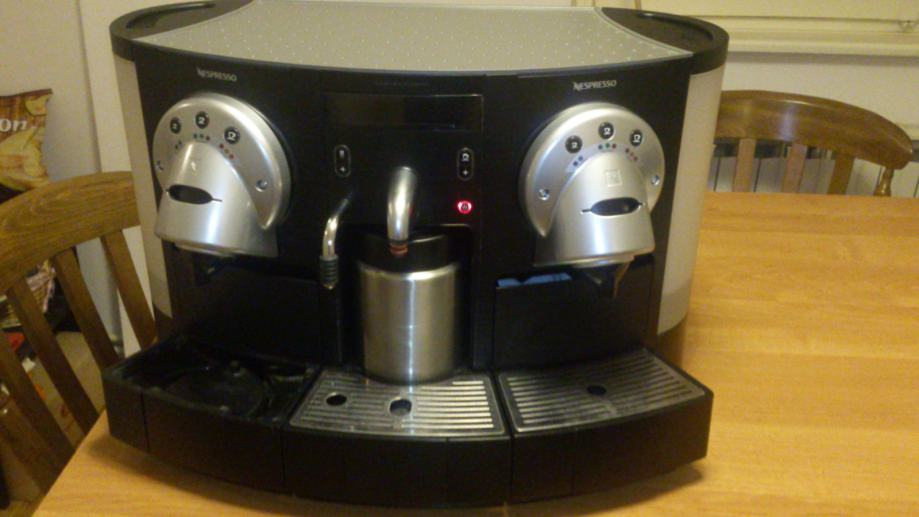 Nespresso Gemini CS220 Pro