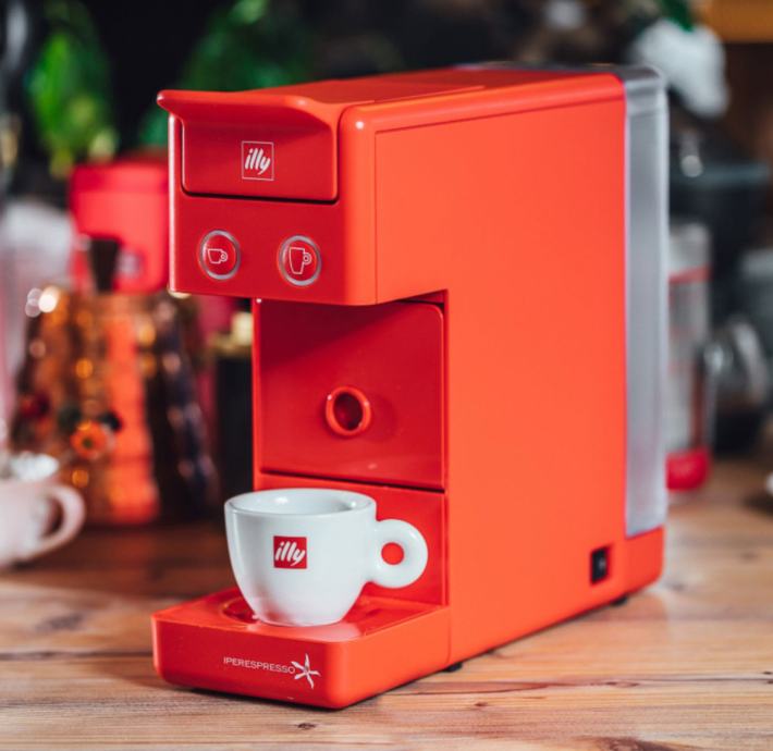 Red Caffe aparat ILLY Gratis 120 kapsula