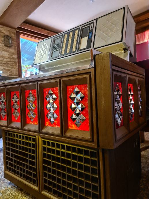 Jukebox Ami Rowe Fleetwood R80