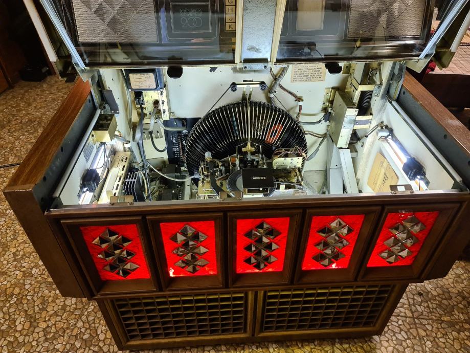 Jukebox Ami Rowe Fleetwood R80