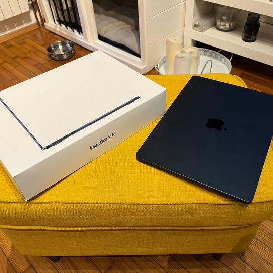 13-inčni MacBook Air: M2 256GB - Midnight Blue