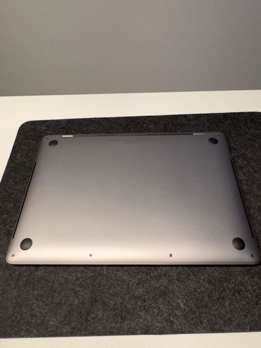 Apple MacBook Pro 13 (Mid 2018)