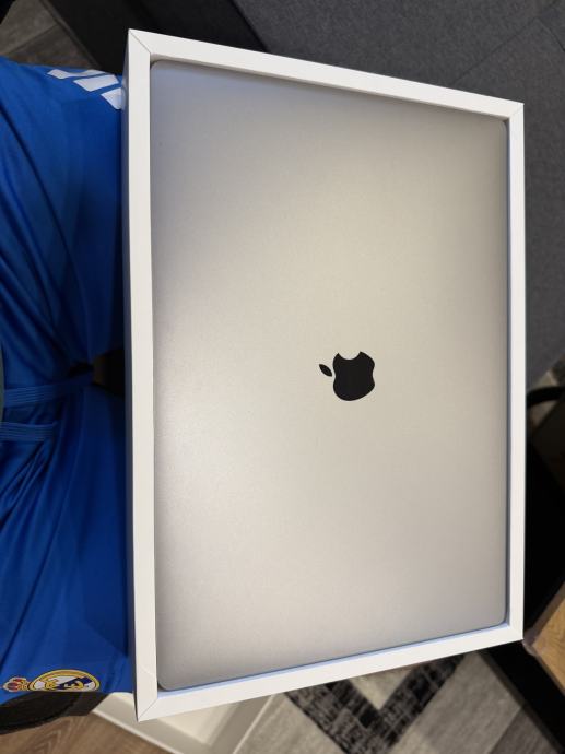 Macbook pro 16