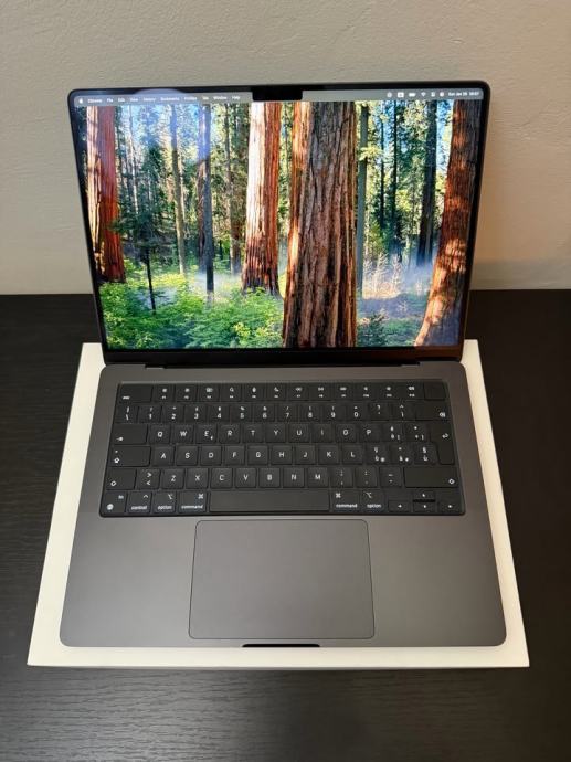 MacBook Pro M3 14 | 18GB RAM | 512 GB Storage | Crni