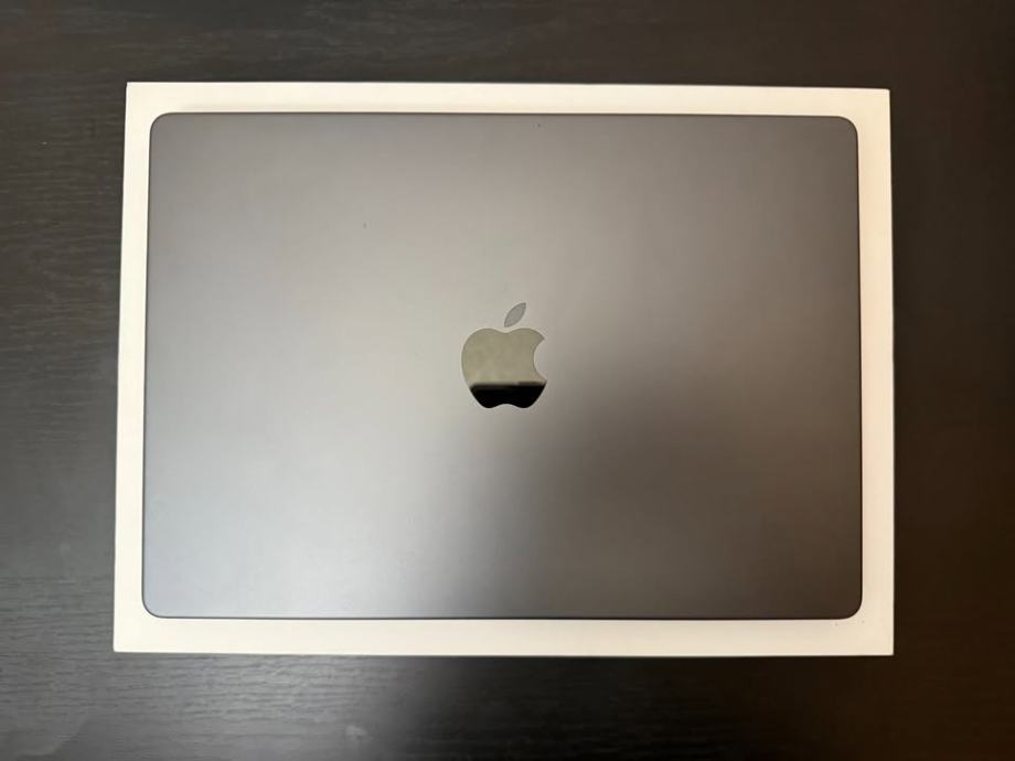 MacBook Pro M3 14 | 18GB RAM | 512 GB Storage | Crni