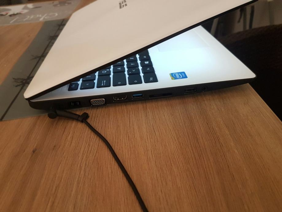 Asus F553M