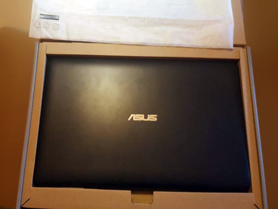 ASUS F751L 17,3 - KAO NOVI - i5-5200U, 8GB RAM, 1TB HDD, GF 920M 2GB