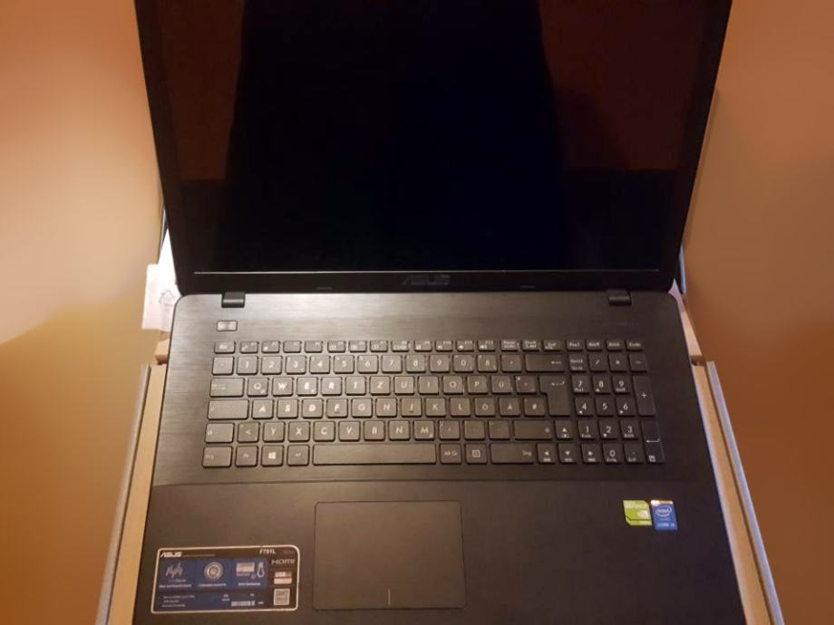 ASUS F751L 17,3 - KAO NOVI - i5-5200U, 8GB RAM, 1TB HDD, GF 920M 2GB