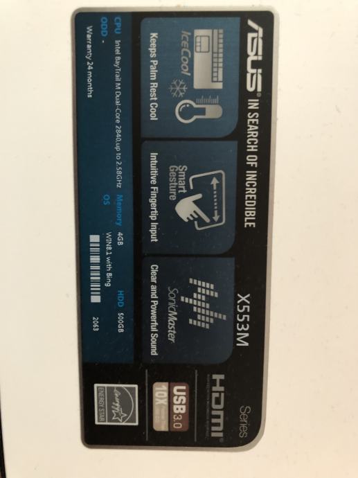 Asus laptop bijeli
