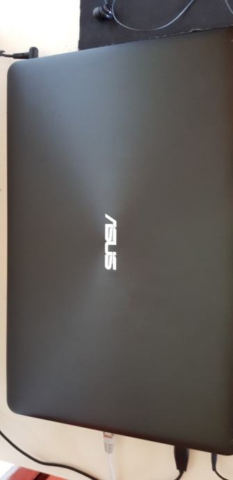 Asus laptop F751L i5-5200U